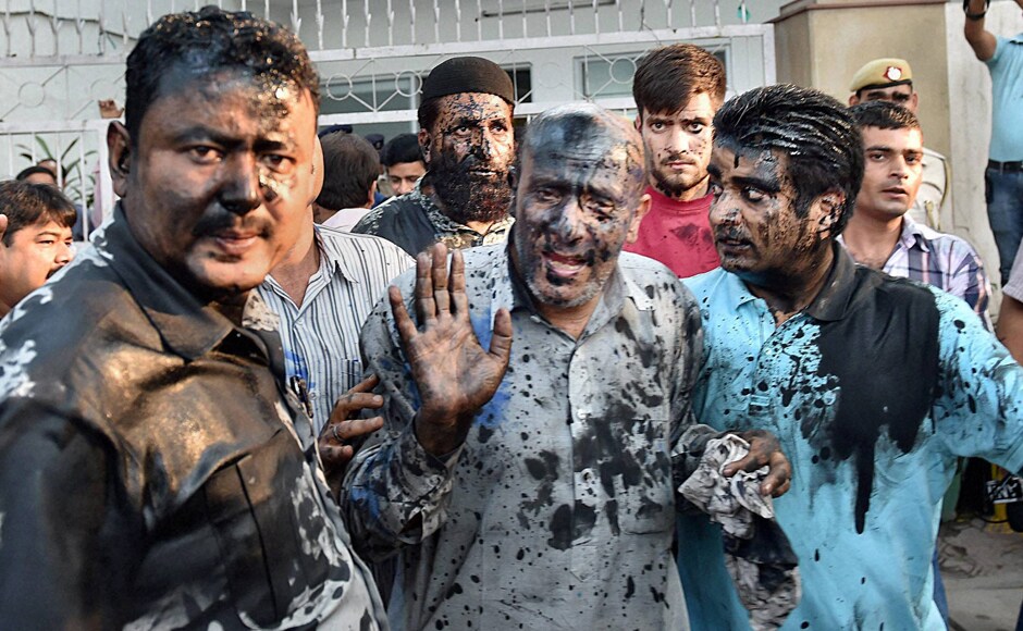 Ink attack on Jammu and Kashmir MLA Abdul Rashid Sheikh by Hindu Sena ... Ink attack on Jammu and Kashmir MLA Abdul Rashid Sheikh by Hindu Sena ...