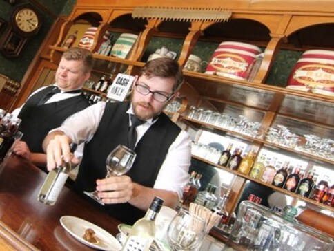 Pubs vanish as British men spend more time with their families-World ...