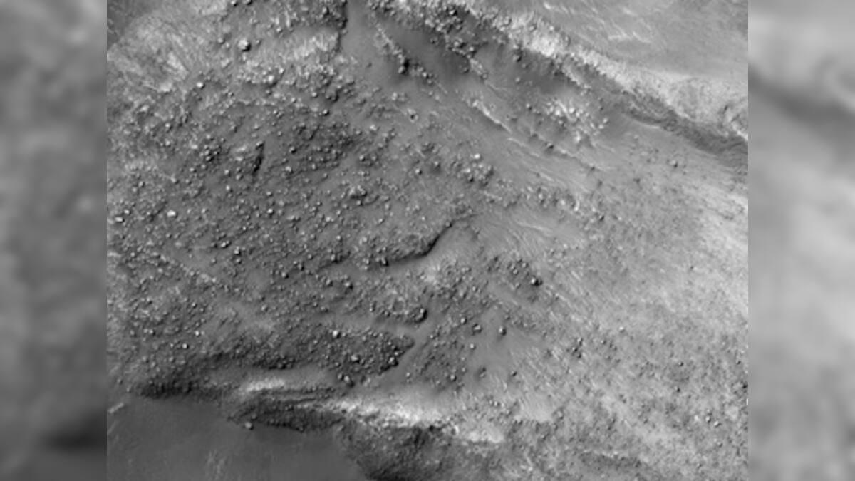 Rumble on the Red Planet: NASA releases image of landslide on Mars ...