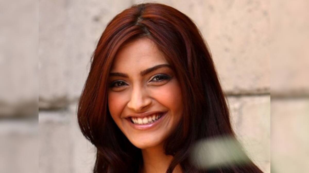 Neerja' trailer to release with Shah Rukh Khan starrer 'Dilwale' on 18 ...