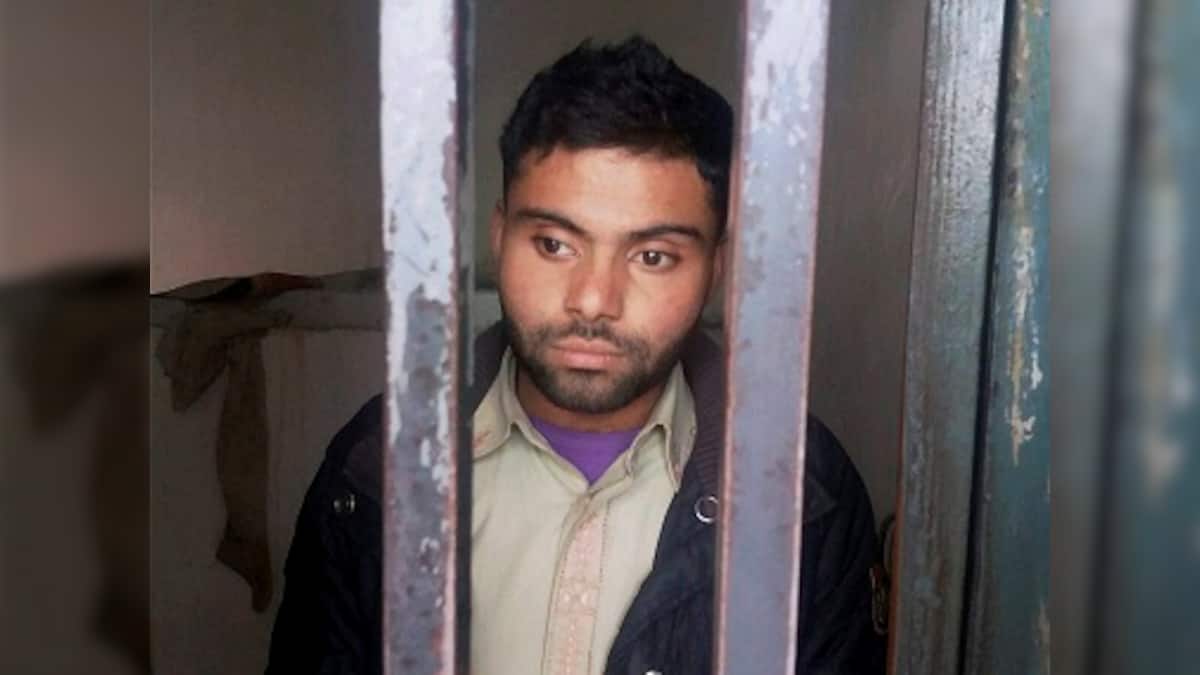 Umar Draz faces 10 years in prison: But from where did Kohli's Pakistani fan get an Indian Flag ...