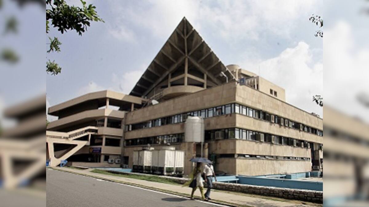 IIT-Delhi dress code: Varsity asks girls to wear 'full' and 'decent ...
