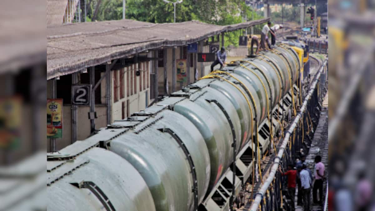 Marathwada drought: Second train carrying five lakh litres water ...