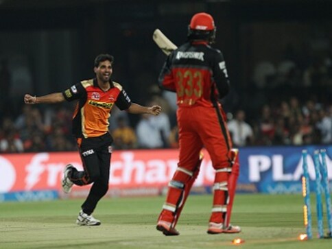 IPL 2016: Explosive RCB batting takes on outstanding SRH bowling for ...