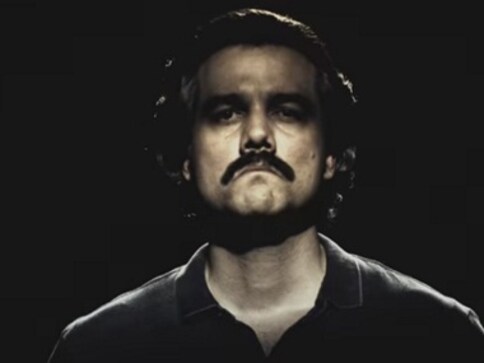 The Hunt For Pablo Escobar Continues All You Need To Know About Narcos Season Two