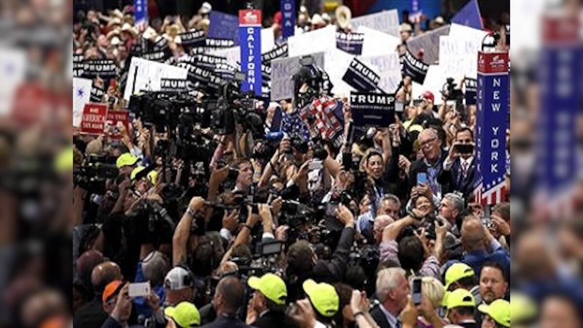 'Lock her up': Crowd breaks into angry chant against Clinton at ...