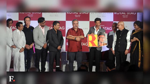 Shah Rukh Khan launches author Samar Khan’s book 'SRK 25 Years of a ...