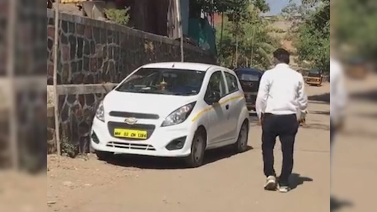 Digitisation obstacle for India's poor? No, says this factory-worker ...