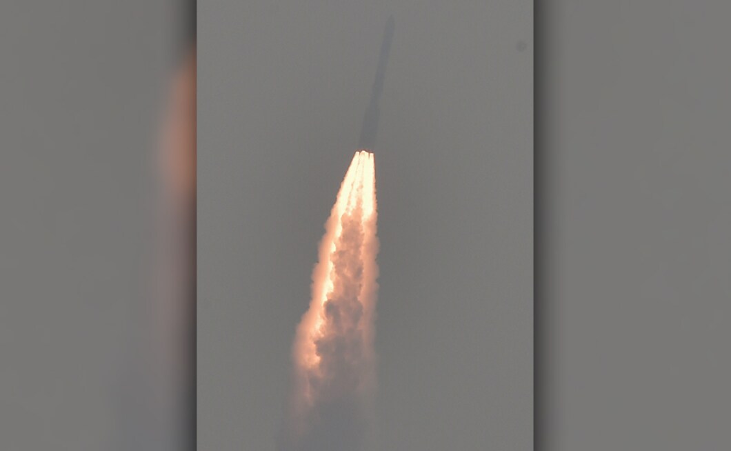 Sriharikota: ISRO sets world record by launching 104 satellites in one go