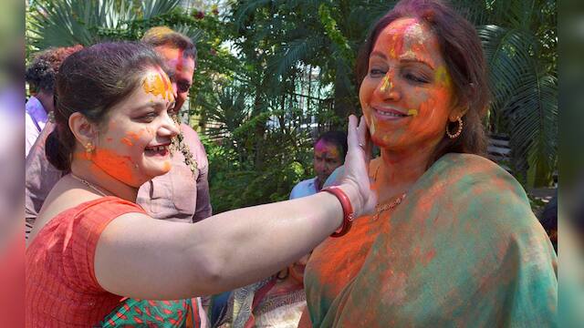 Holi 2017: Bollywood celebrities celebrate the festival of colours ...