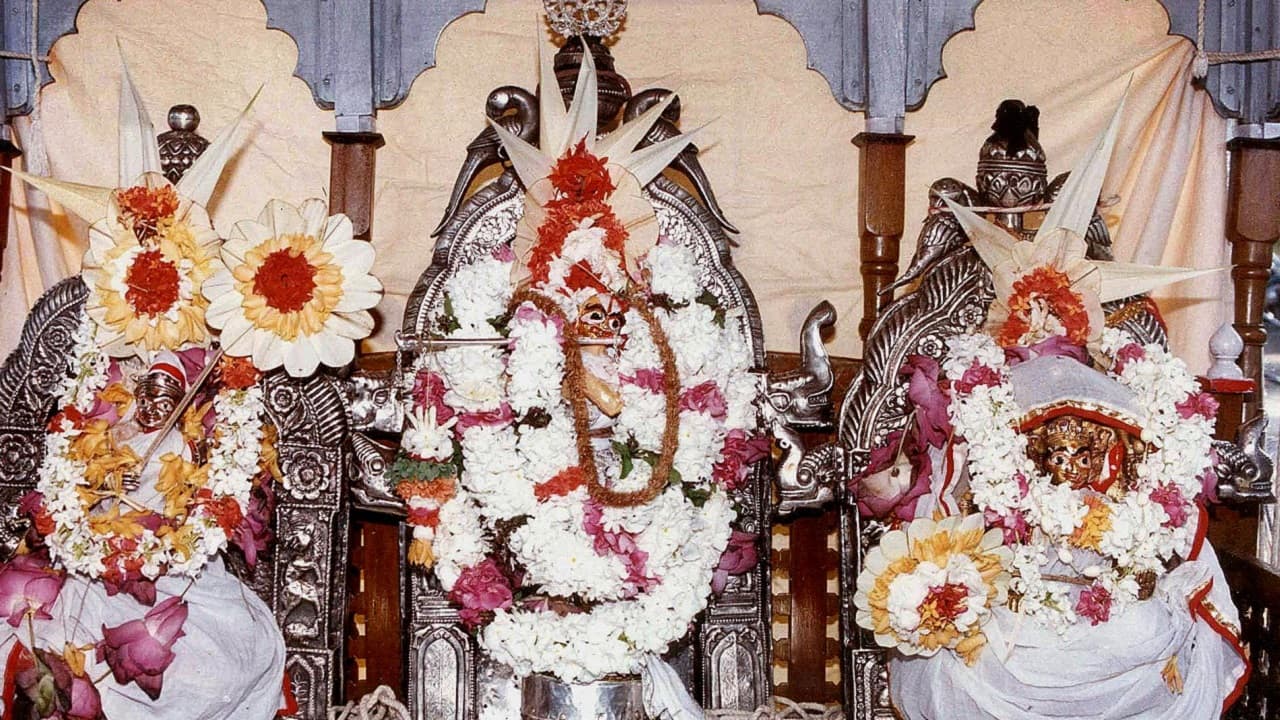 Rath Yatra 2017: Amid sounds of conch shell, Lord Jagannath's ...