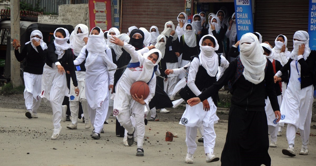 Jammu And Kashmir Separatist Leaders Call Govt Raids Inhuman Warns Nia