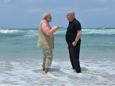 Modi, Netanyahu stroll by Olga Beach in Israel, internet goes crazy ...