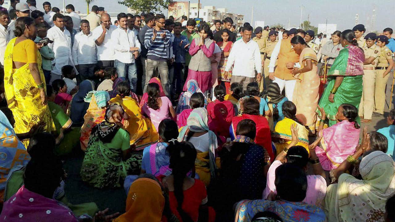 Shravan Somwar celebrated across India, devotees throng Shiv temples to offer prayers-India News ...