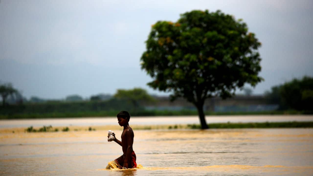 West Bengal floods: Situation improves but Malda district inundated by ...