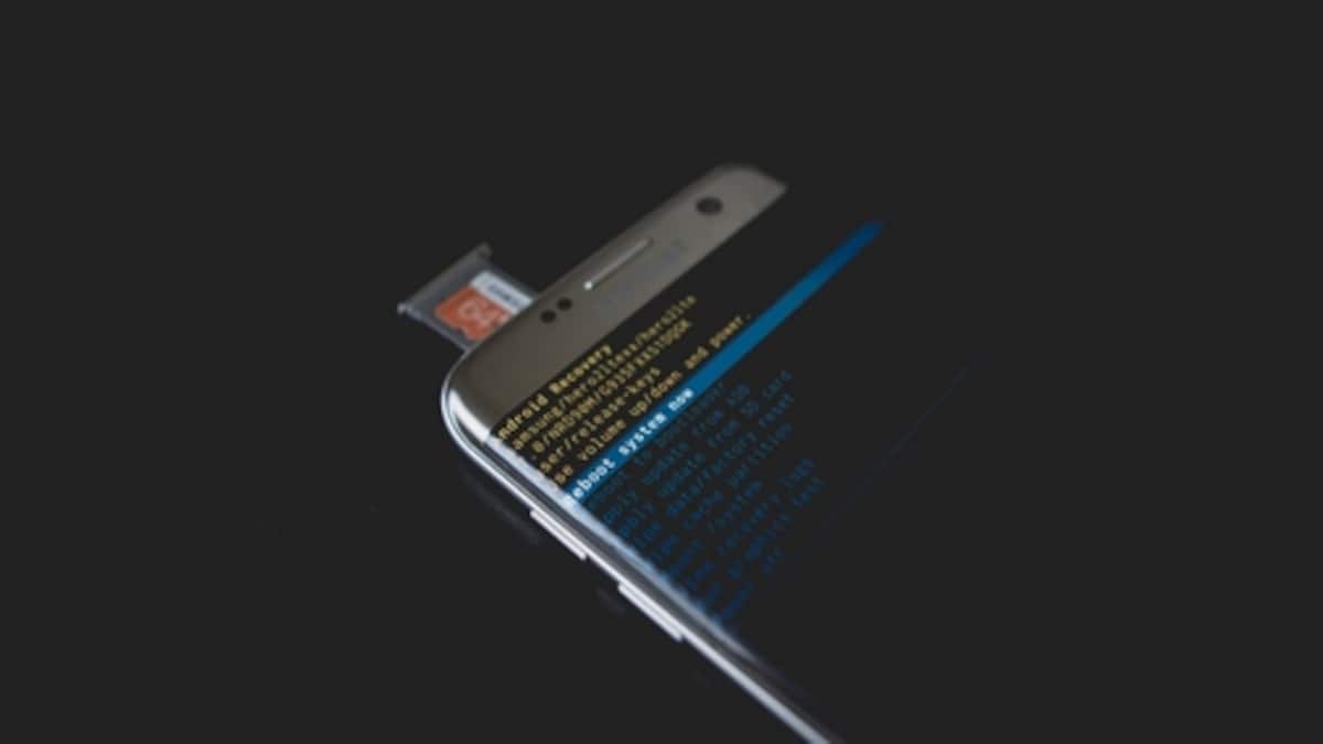Government developing ways to prevent unauthorised access to official's ...
