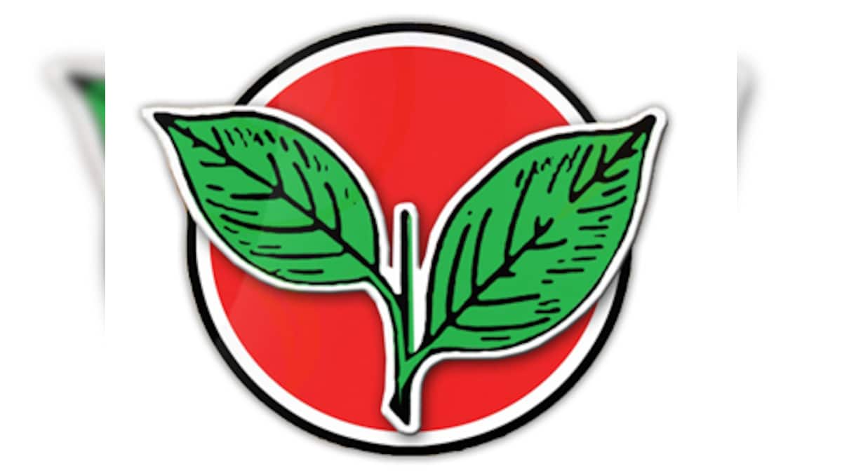 Palaniswamy, Panneerselvam urge EC to restore AIADMK's 'two leaves ...