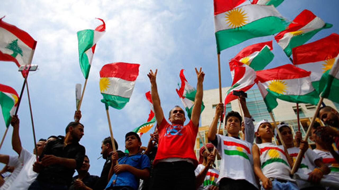 Iraq's Kurdish fighters block roads to country's second city Mosul in ...