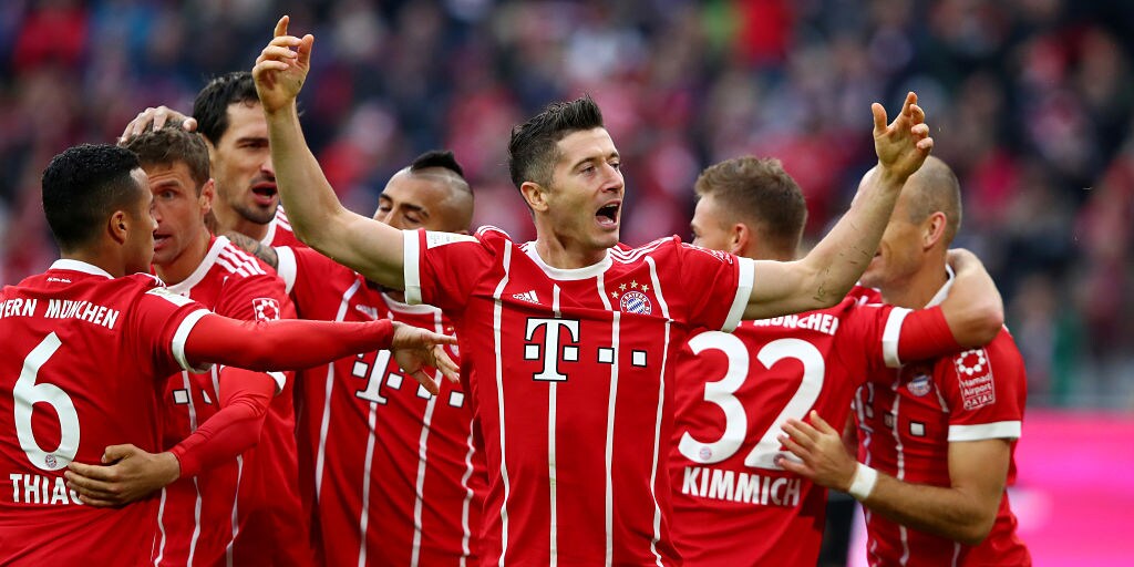 Bundesliga Robert Lewandowski Scores Twice As Bayern Munich Cruise