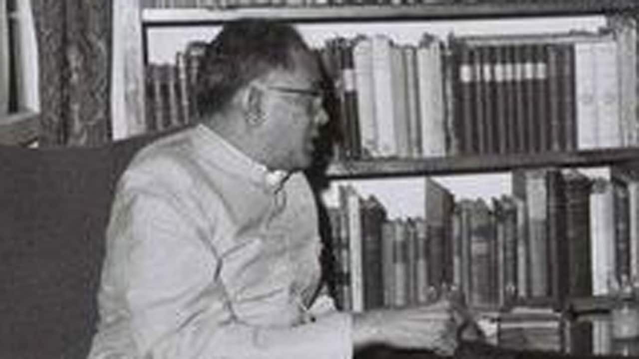 Jayaprakash Narayan birth anniversary: Bihar leaders should learn to ...