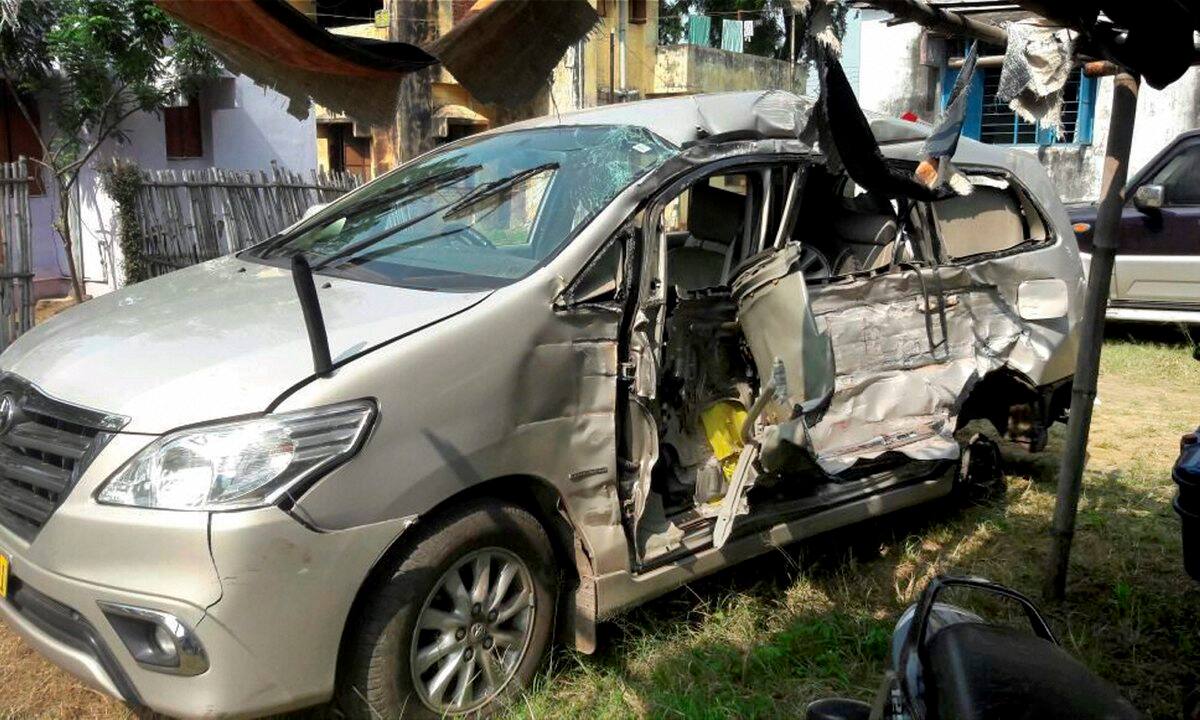 Myanmar diplomat Pyi Soe killed in road accident in Jharkhand; wife ...