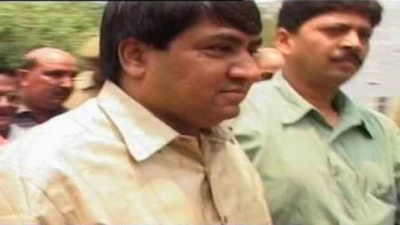 Abdul Karim Telgi dead: Scam mastermind who went from selling ...