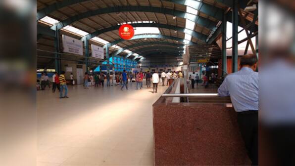 Slab from ceiling collapses in Mumbai's Andheri railway station, two ...