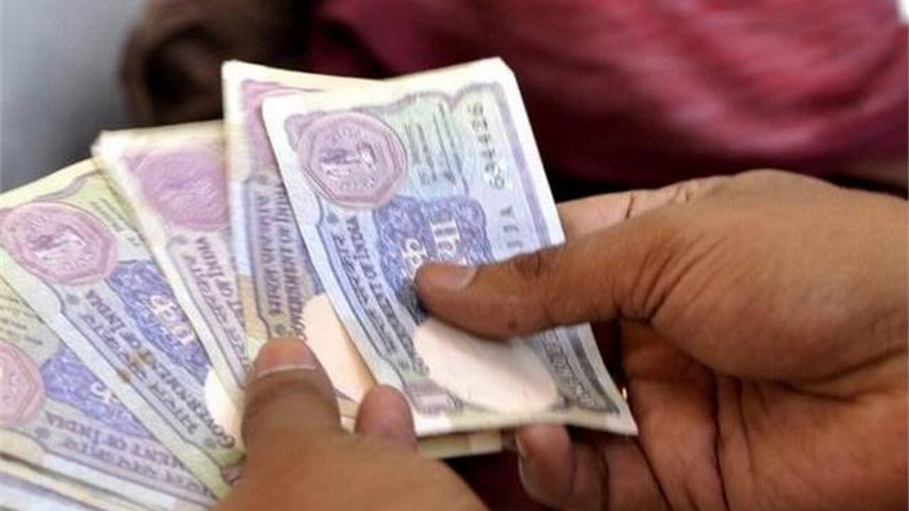 Re 1 note becomes collector's item as it completes journey of 100 years ...
