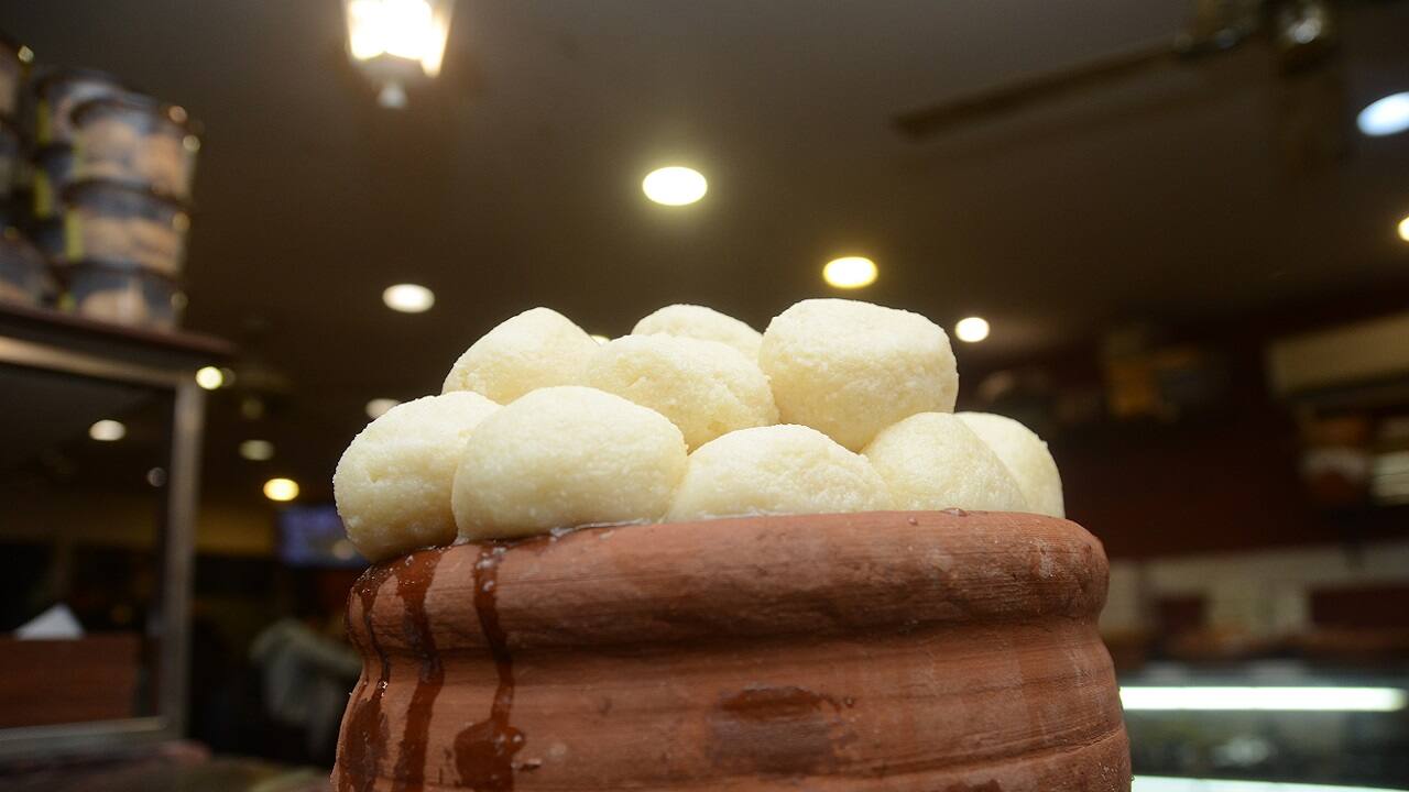 The rosogolla's bittersweet beginning: How a Kolkata confectioner ...