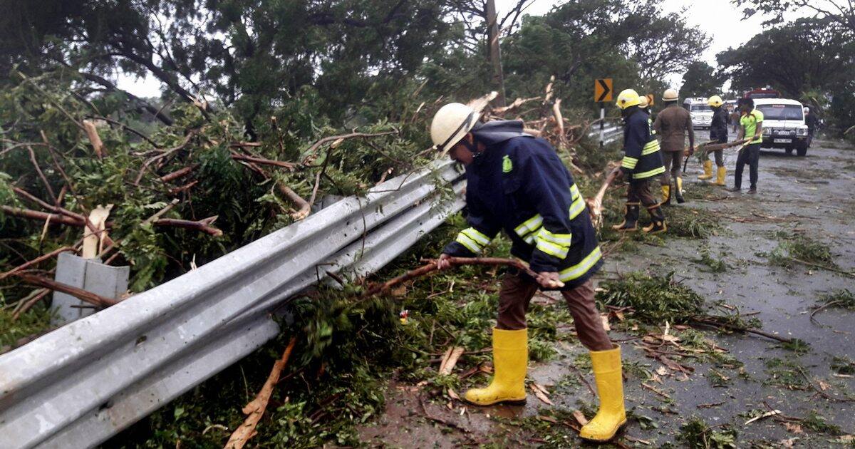 Cyclone Ockhi aftermath: Tamil Nadu govt announces compensation of Rs ...