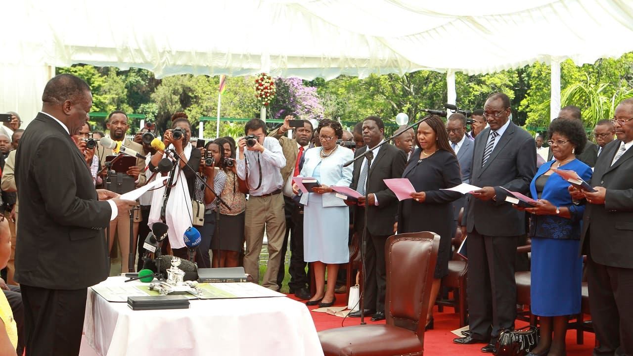 Zimbabwe's Emmerson Mnangagwa calls for public unity as his new cabinet ...