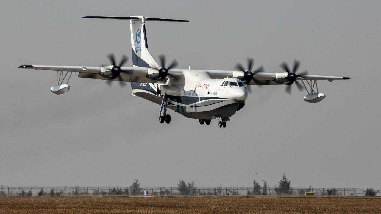 China conducts maiden flight of world's largest amphibious aircraft ...