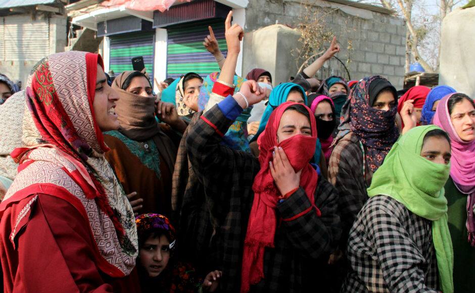 Jammu and Kashmir: Restrictions imposed as thousands attend funeral of ...