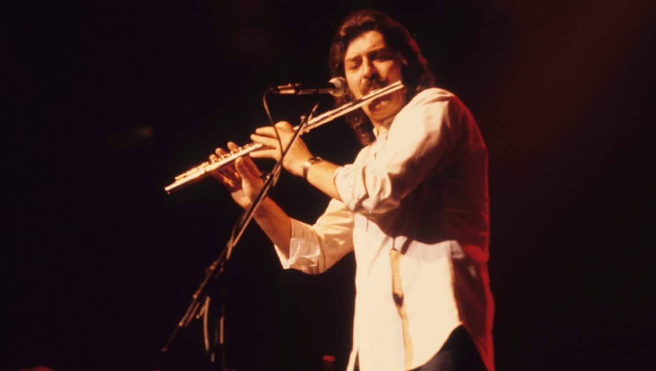 Ray Thomas, founding member of The Moody Blues, passes away aged 76 ...