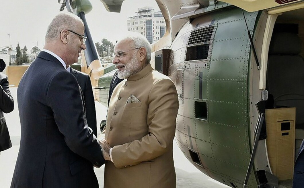 Narendra Modi arrives on historic visit to Palestine, meets President ...