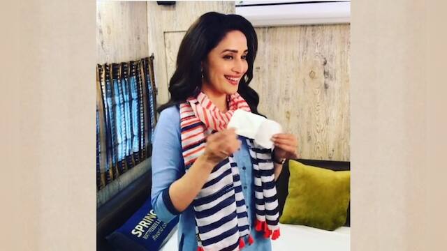 Deepika Padukone, Varun Dhawan, Aamir Khan pose with sanitary napkins ...