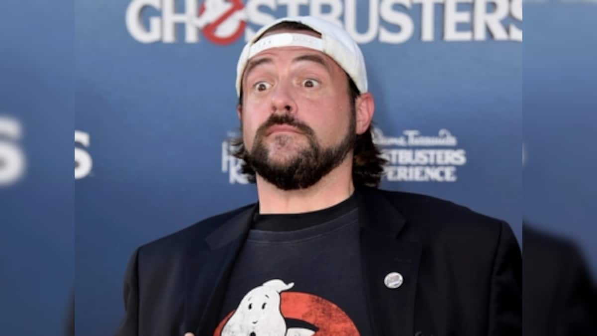 Kevin Smith reassures fans he's 'still above ground' after suffering ...