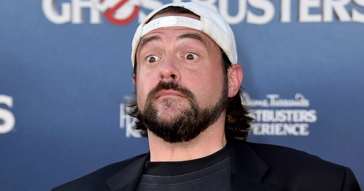 Kevin Smith reassures fans he's 'still above ground' after suffering ...