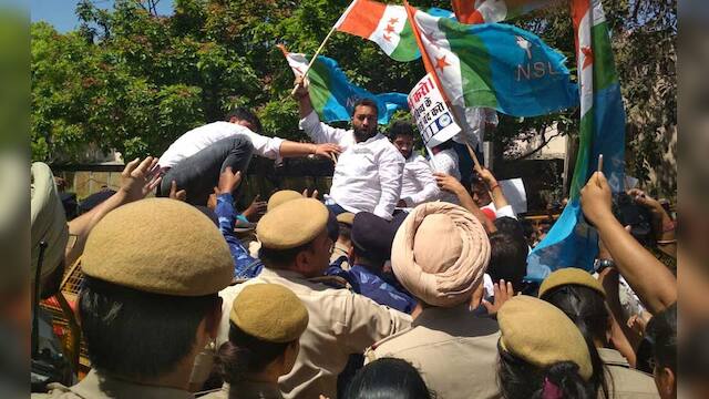 Students protest in New Delhi and Jharkhand over CBSE paper leaks ...