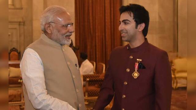 Padma Awards 2018: MS Dhoni, Pankaj Advani, Manoj Joshi among noted ...