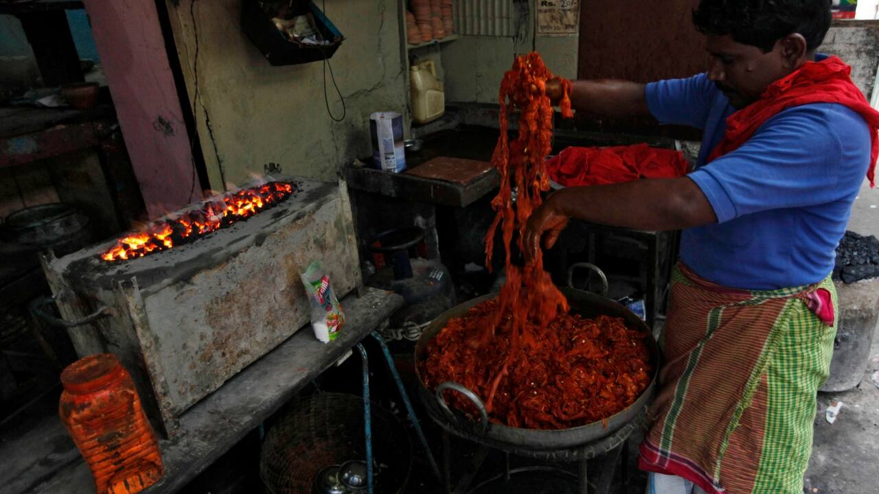 Chaos over rotten meat sale in Kolkata leaves restaurants cautious ...