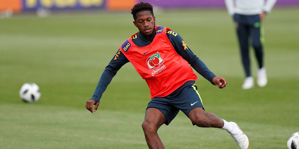 Premier League: Manchester United sign Brazilian midfielder Fred from ...