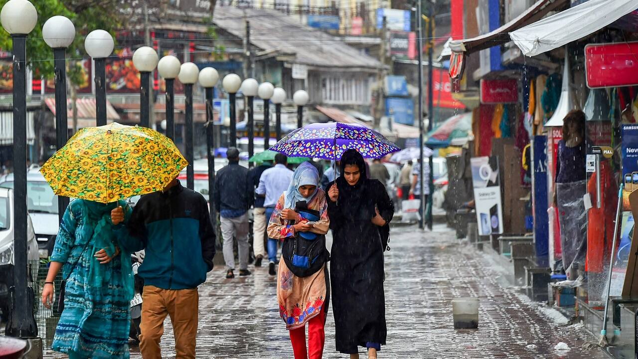 Authorities sound flood alert in Central Kashmir as intermittent rain continues in Valley ...