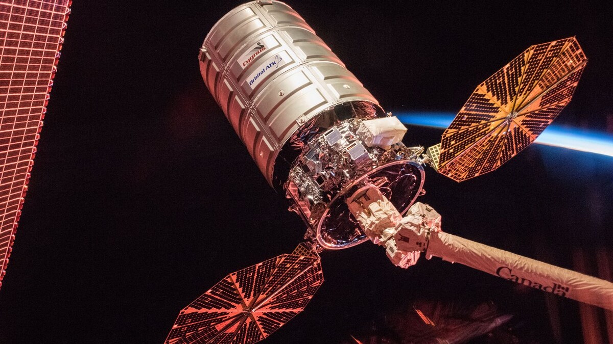 Cygnus Space Station Ocean