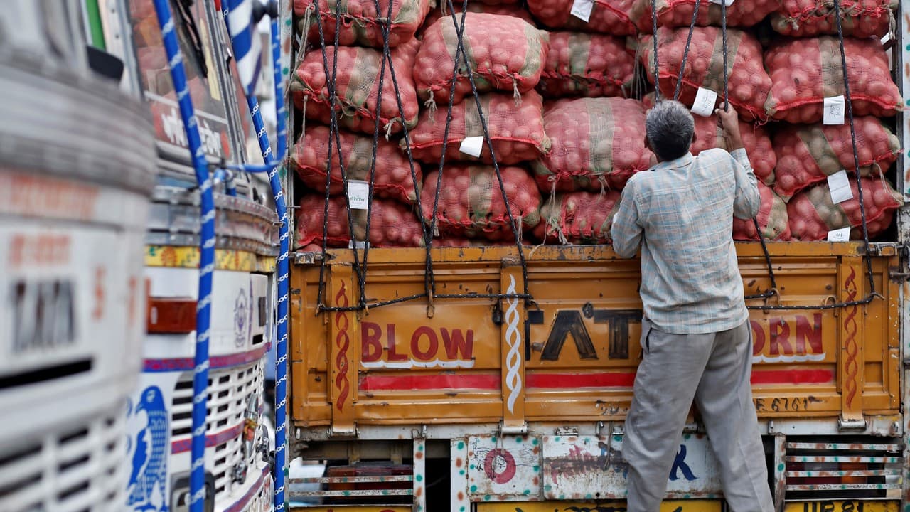 RSS-backed trade union says Modi government destroying labour sector ...