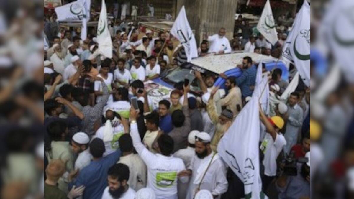Pakistan Election 2018: PTI, PML-N candidates woo custodians of shrines ...