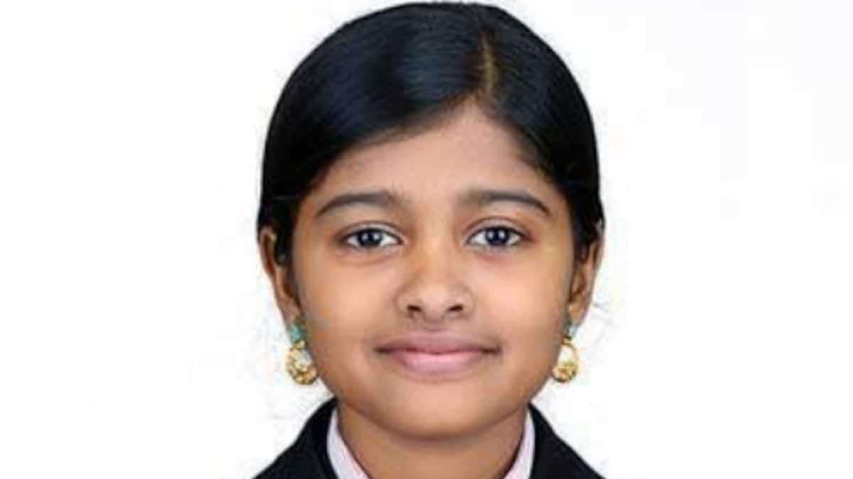 Hanan Hamid trolled for selling fish after college hours: Pinarayi ...