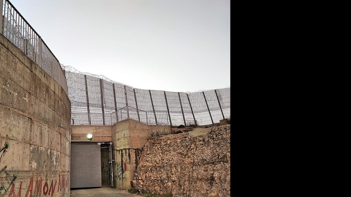Palestine in photos: Fences, walls, segregation — West Bank's ...