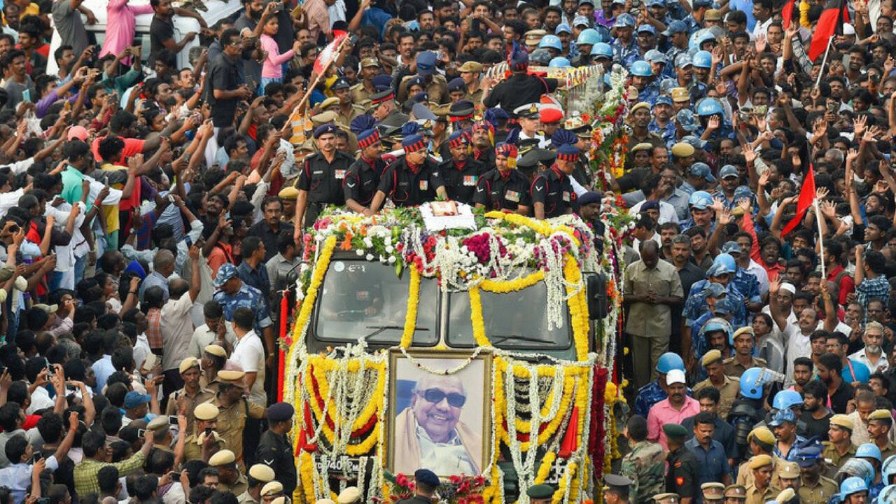 Karunanidhi laid to rest with full State honours at Marina Beach as DMK ...