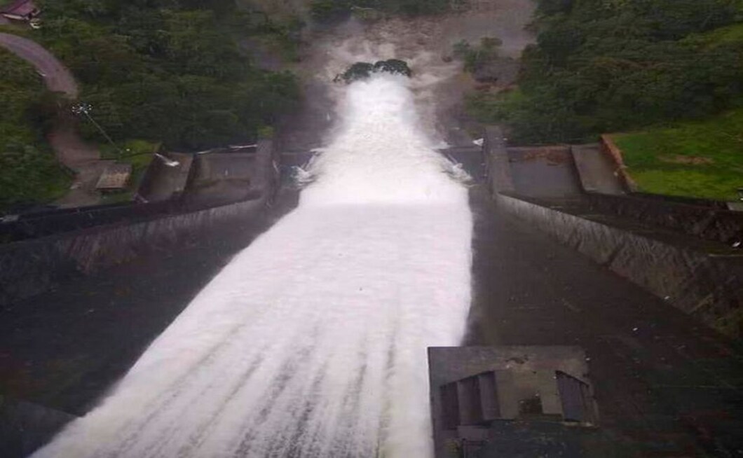 Heavy rains wreak havoc in Kerala: Floods, landslides claim 22 lives ...